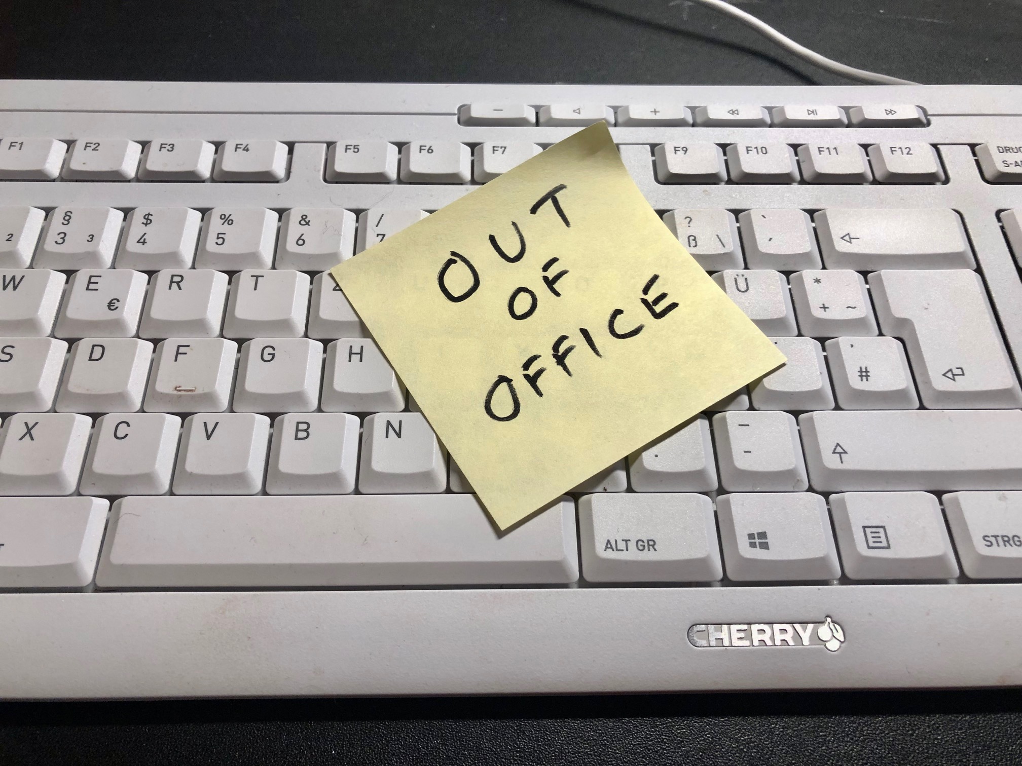 OOO Messages – Liz Jolliffe Languages